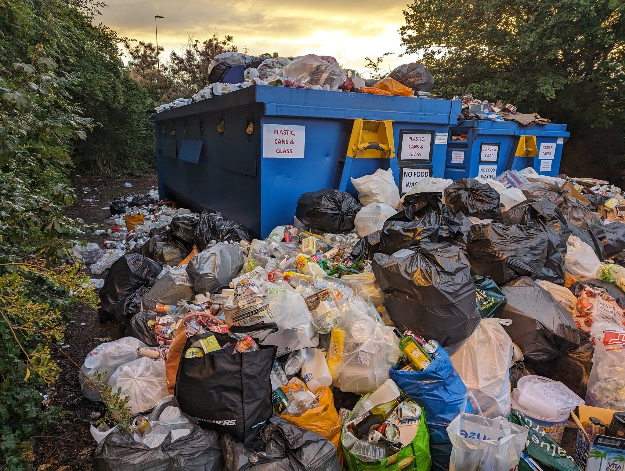Rubbish piles up as bin strike continues - Kingswood Voice